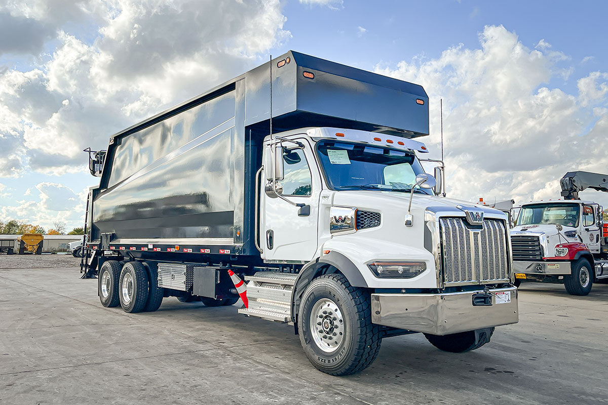 Grapple Trucks Crane Dealer | CraneWorks, LLC