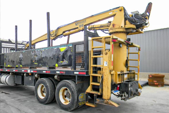Grapple Trucks Crane Dealer | CraneWorks, LLC